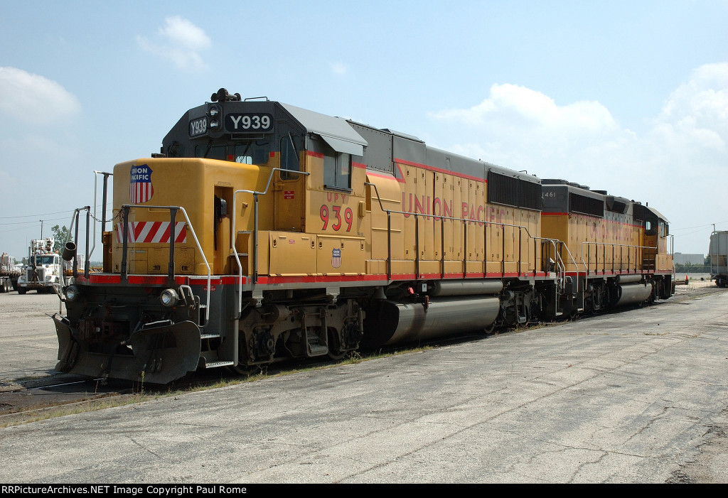 UPY 939, S6-1B slug, ex UP 977 EMD GP50, slug unit with power unit UP 1461,